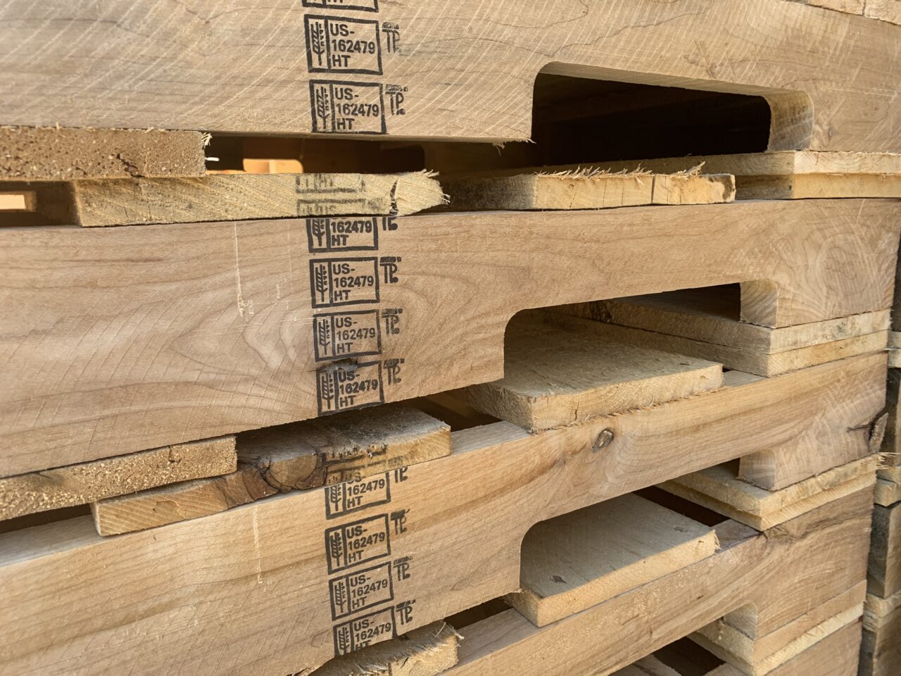 Wood Pallet Design | Fox Valley Wood Products