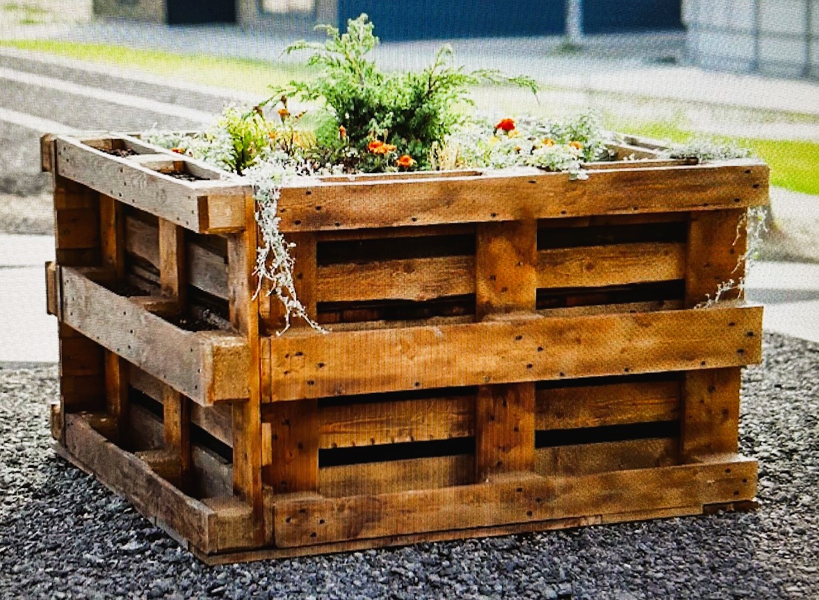 Projects Using Recycled Pallets